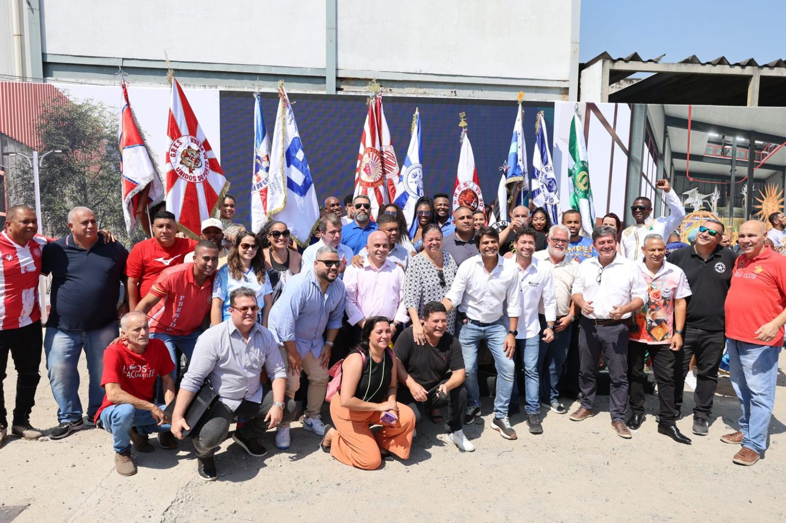 Prefeitura do Rio lança pedra fundamental da Fábrica do Samba Rosa ...